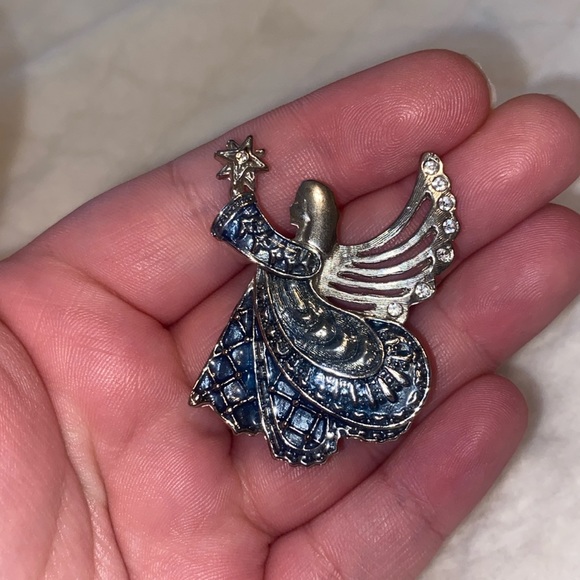 Monet | Jewelry | Vintage Monet Angel Brooch Pin | Poshmark